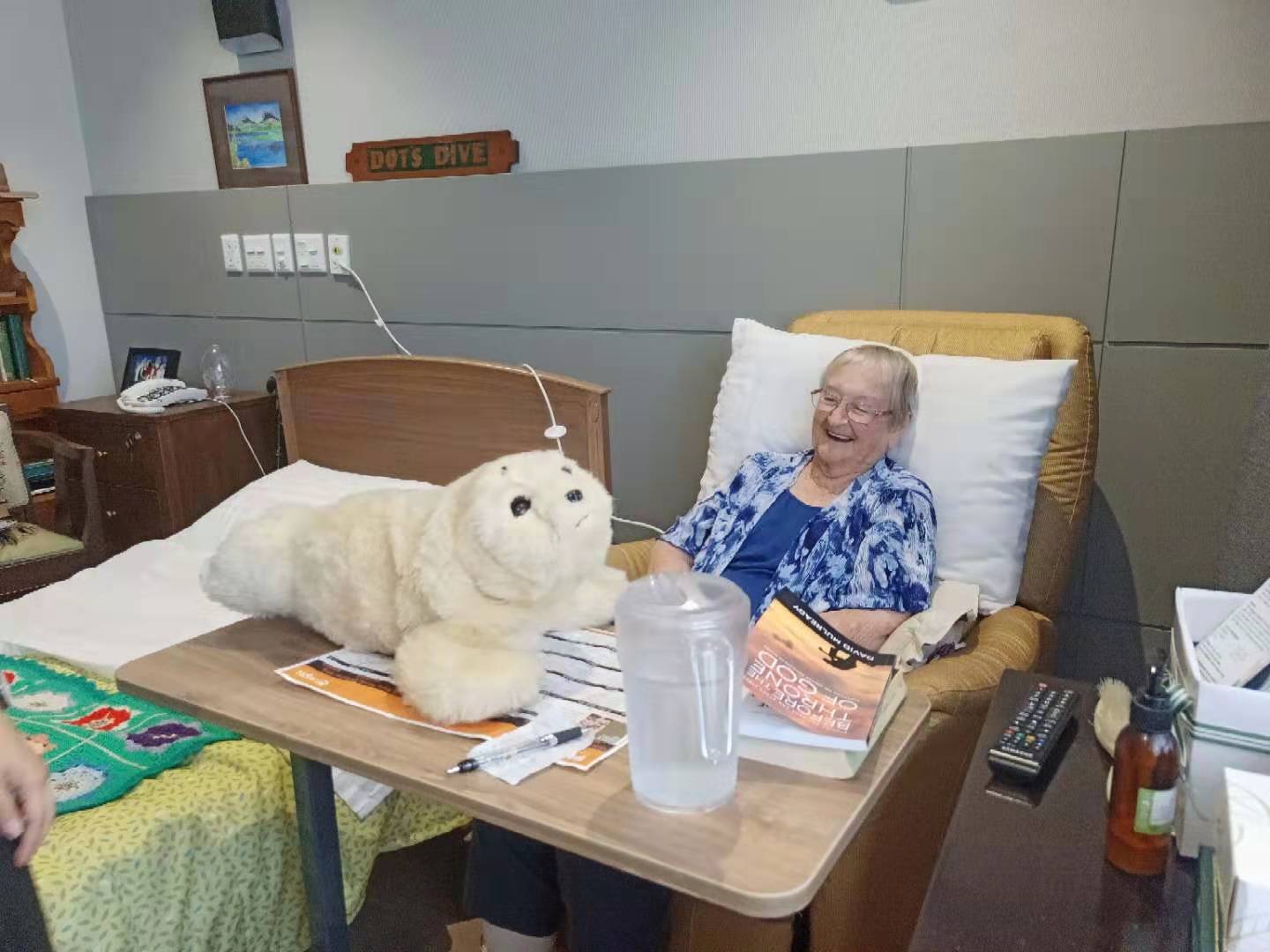 Living with Dementia at Regis – Regis Aged Care